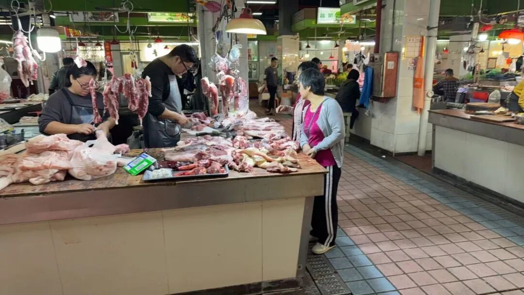 文明向汕 聚力靓城｜濠江赤港东门市场：巡查护航 烟火更暖_南方+_南方plus