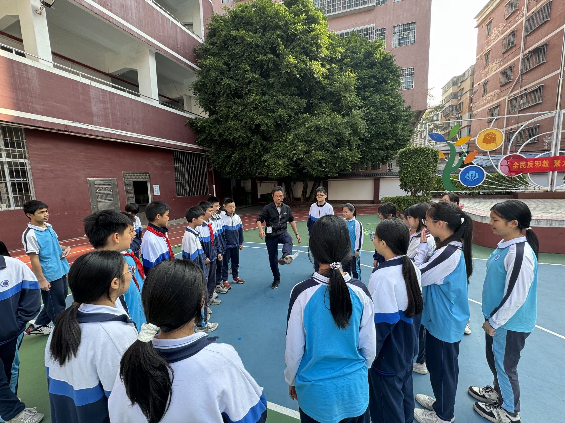 曦洁心生｜“健康无毒·活力校园”禁毒趣味运动活动_南方+_南方plus