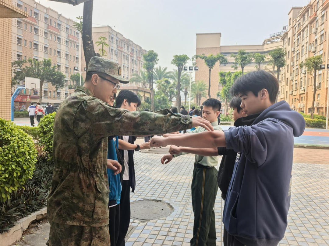 中山板芙镇开展2026年征兵宣传进校园活动_南方+_南方plus