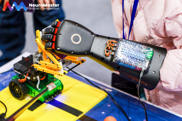 脑科学与AI巅峰对决！2024 NeuroMaster决赛在深落幕_南方+_南方plus