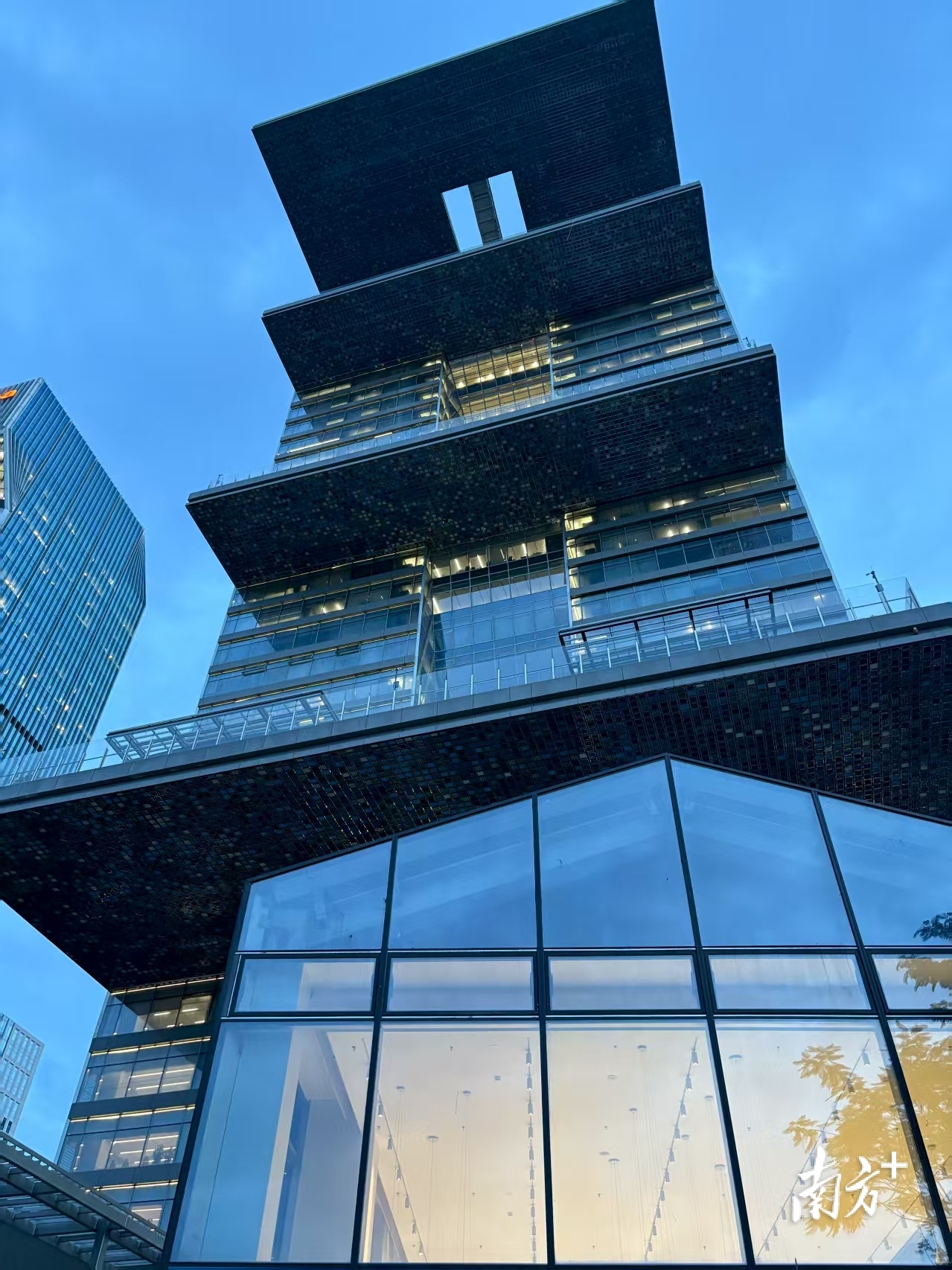 腾讯广州总部大楼今日启用：可容纳5000人办公_南方+_南方plus